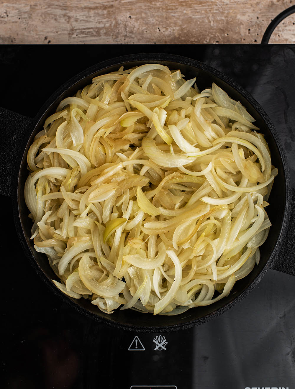 How to Make Caramelised Onions - Occasionally Eggs